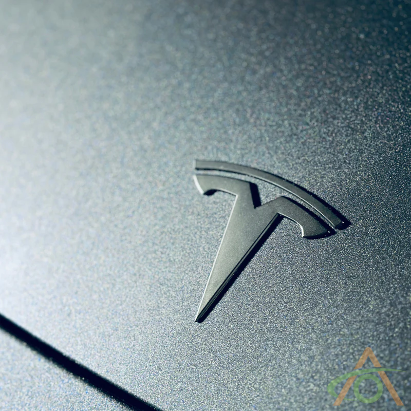 Logo foran Tesla Model 3 & Y - Bilkomponenter.no